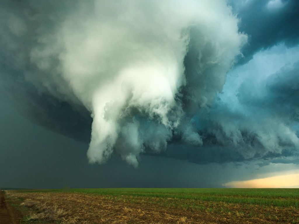 Insane Photos of Wild and Terrifying Weather – Page 6 – Obsev