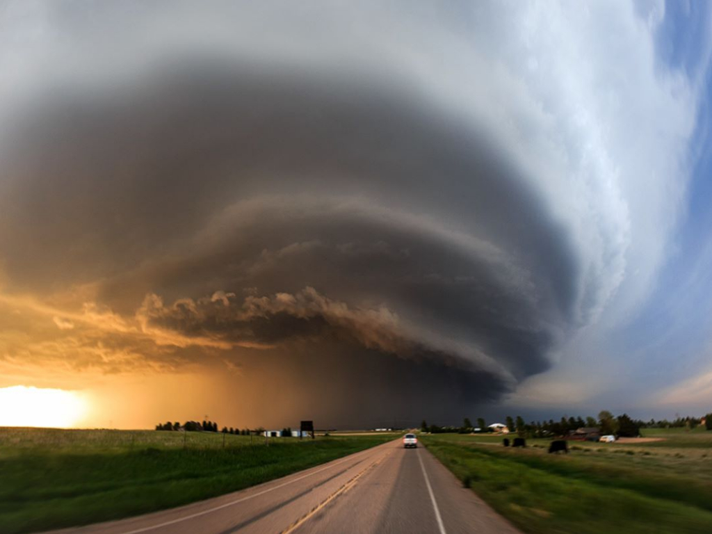 Insane Photos of Wild and Terrifying Weather – Page 10 – Obsev