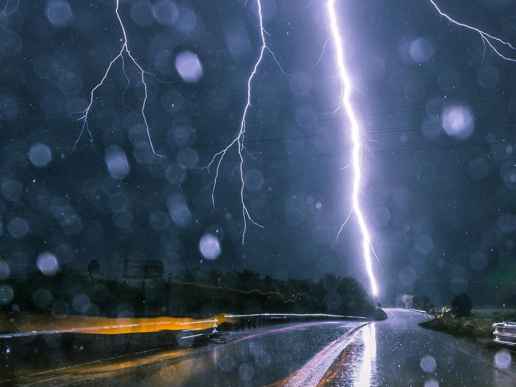 Insane Photos of Wild and Terrifying Weather – Page 14 – Obsev