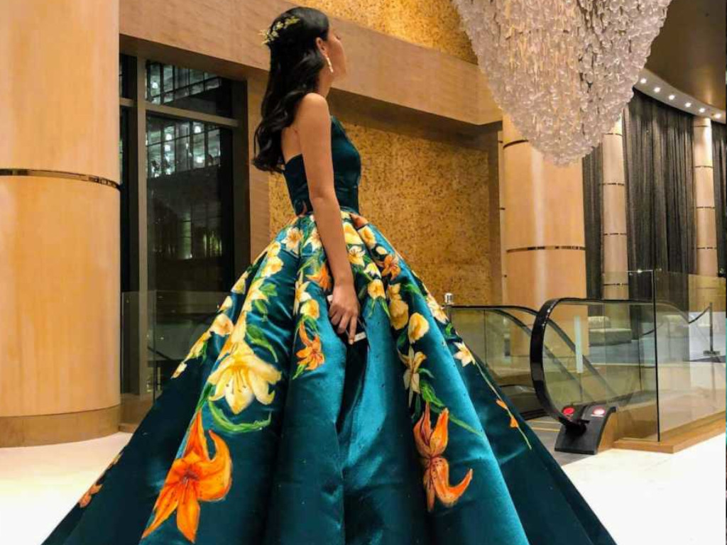 This High School Student Made Her Own Prom Dress From Scratch and Left ...