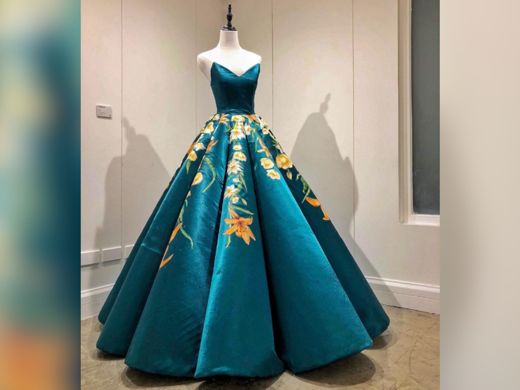This High School Student Made Her Own Prom Dress From Scratch and Left ...