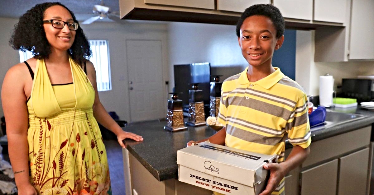 Teen Carries Shoebox Into Hospital Then Nurse Orders Him To Open It ...