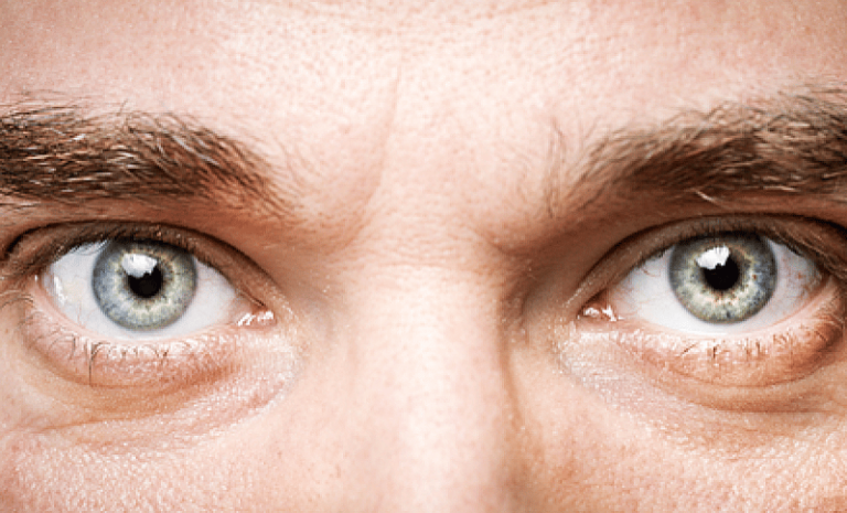 As Soon As He Noticed the Yellow Hospital Bracelet On His Daughter, He ...